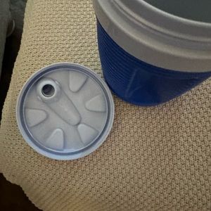 Rubbermaid | Kitchen | Rubbermaid 2 Gallon Insulated Water Jug Cooler ...